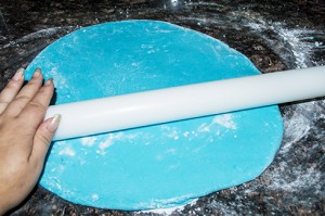 Made By Mom – Rainbow Cake Marshmallow Fondant